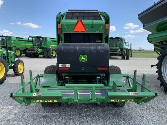 Tractor Zoom - 2019 John Deere 460R