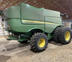 SOLD - 2019 John Deere S780 Stock No. 121558 Combines with 1,494 Hrs ...