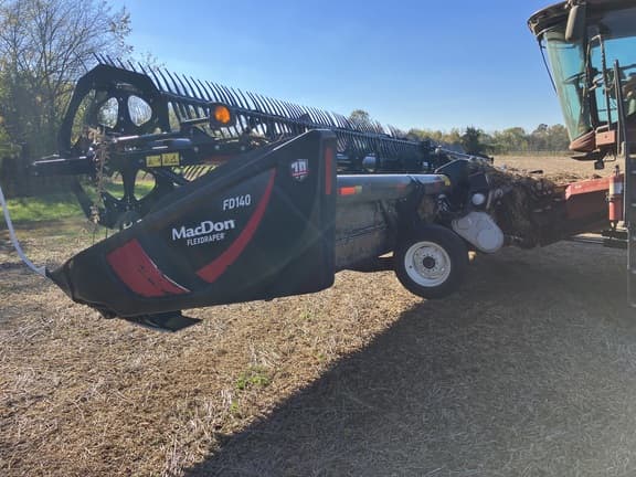 2019 MacDon FD140 Harvesting Headers - Platform for Sale | Tractor Zoom