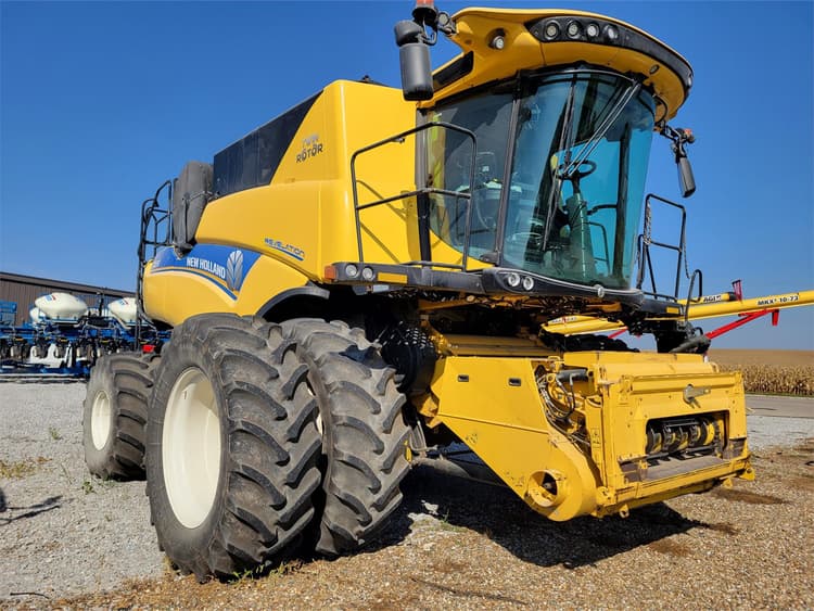 2019 New Holland CR8.90 Combines Class 8 for Sale | Tractor Zoom