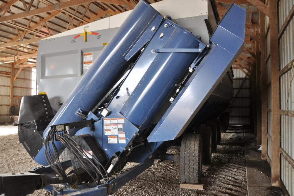 2019 Walkabout Mother Bins WMB4000+ Harvesting Grain Carts for Sale ...