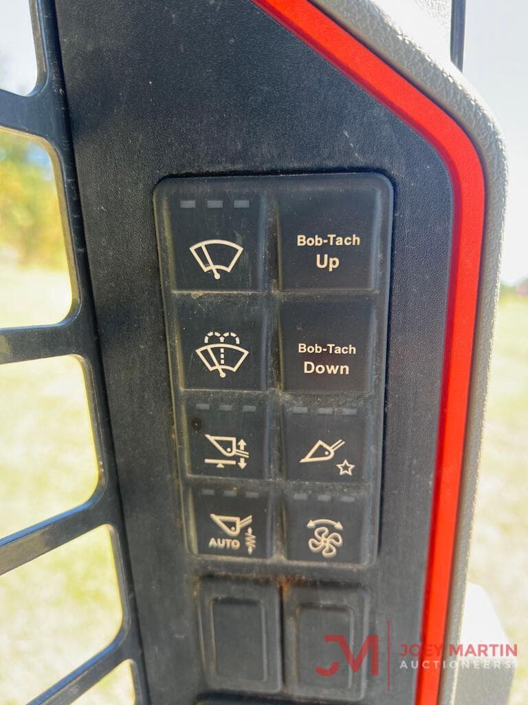 Tractor Zoom - 2020 Bobcat T76