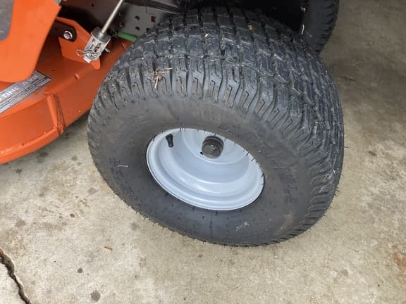 Tractor Zoom - 2020 Husqvarna TS242XD