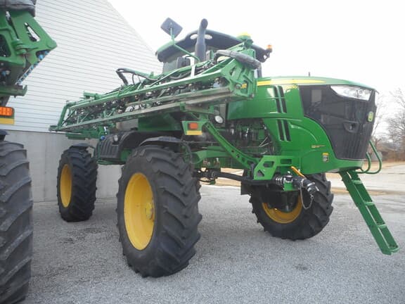 Tractor Zoom - 2020 John Deere R4030