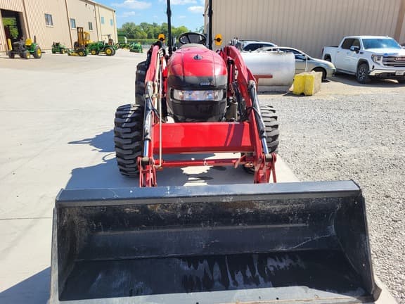 Tractor Zoom - 2021 Case IH Farmall 55C