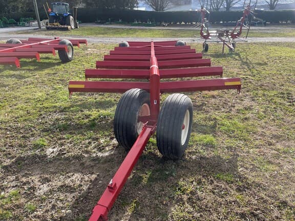 Tractor Zoom - 2021 H&S BT814