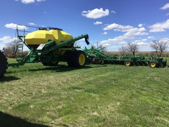 2021 John Deere 1890 Planting Air Seeders or Carts for Sale | Tractor Zoom