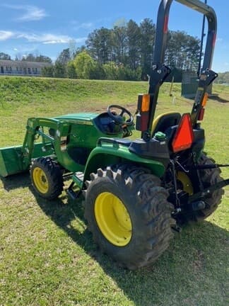 Tractor Zoom - 2021 John Deere 3032E