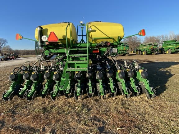 2021 John Deere DB60 Planting Planters for Sale | Tractor Zoom