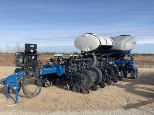 SOLD - 2021 Kinze 4905 Stock No. 478456 Planting with 16 Rows | Tractor ...