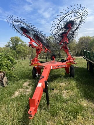 2021 Kuhn SR110 Hay and Forage Hay - Rakes/Tedders for Sale | Tractor Zoom