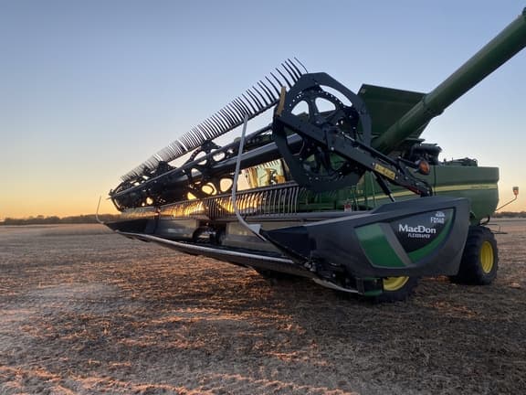 SOLD - 2021 MacDon FD140 Harvesting Headers - Platform | Tractor Zoom