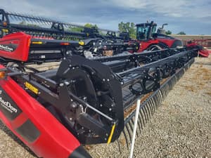 SOLD - 2021 MacDon FD140 Stock No. 01011914203A Harvesting with 40 ft ...