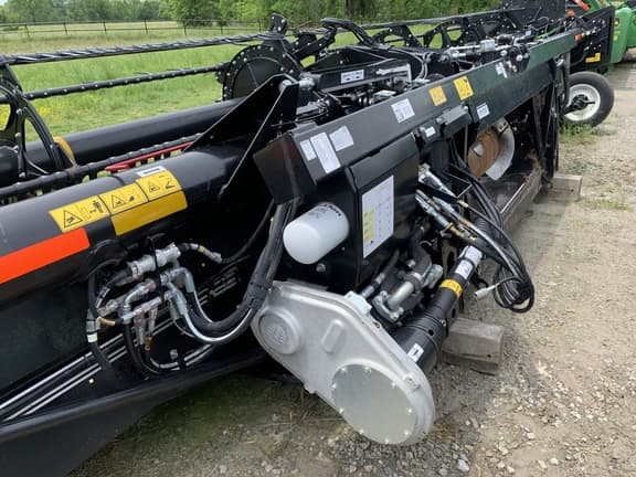 2021 MacDon FD140 Harvesting Headers - Platform for Sale | Tractor Zoom