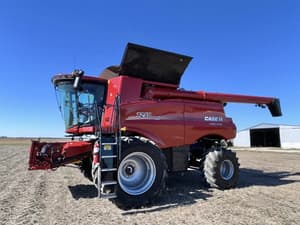 SOLD - 2022 Case IH 7250 Lot No. 33 Combines with 965 Hrs | Tractor Zoom