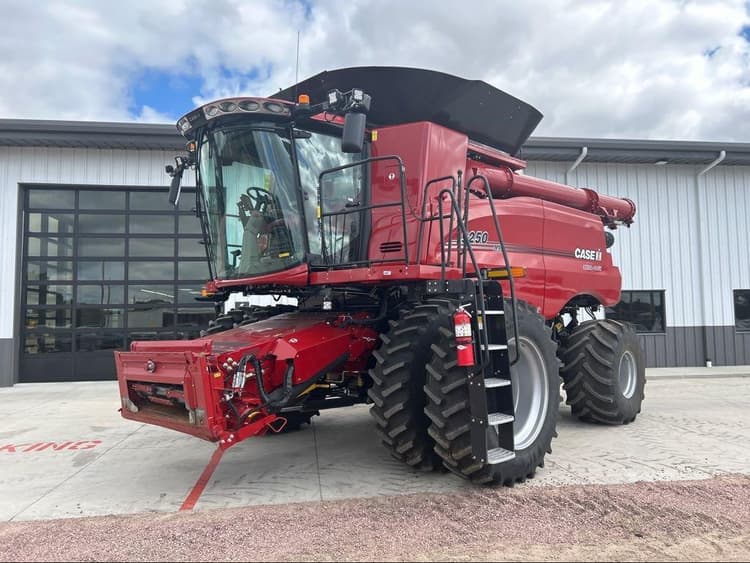 2022 Case IH 9250 Combines Class 9/10 for Sale | Tractor Zoom