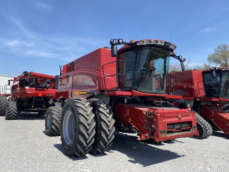 SOLD - 2022 Case IH 9250 Combines Class 9/10 | Tractor Zoom