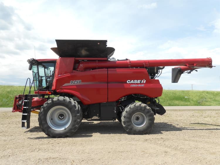 2022 Case IH 9250 Combines Class 9/10 for Sale | Tractor Zoom