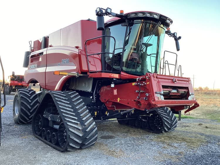 SOLD - 2023 Case IH 9250 Combines Class 9/10 | Tractor Zoom