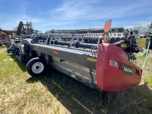 SOLD - 2022 MacDon FD240 Stock No. 180100 Harvesting with 40 ft ...