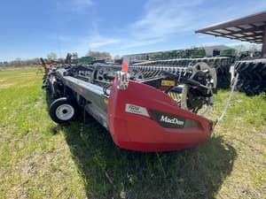 SOLD - 2022 MacDon FD240 Stock No. 180101 Harvesting with 40 ft ...