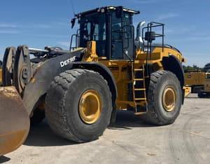 SOLD - 2022 John Deere 844L Lot No. 8131 Construction with 13,956 Hrs ...