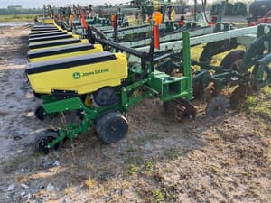 SOLD - 2022 John Deere 1705 Stock No. 125160 Planting with 6 Rows ...