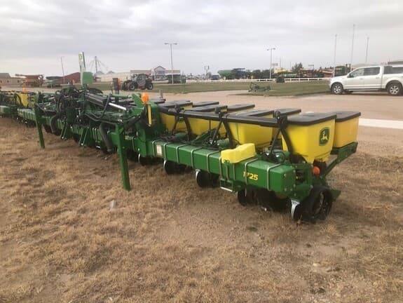 2022 John Deere 1725 Planting Planters for Sale | Tractor Zoom