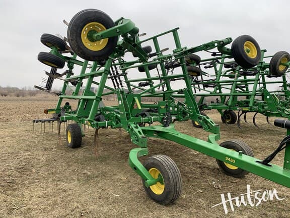 SOLD - 2022 John Deere 2430 Tillage Chisel Plows | Tractor Zoom