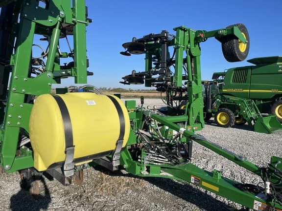2022 John Deere 2510H Chemical Applicators Fertilizer Applicators ...