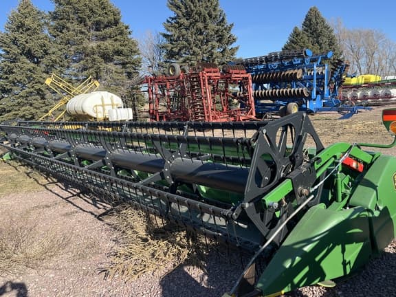 2022 John Deere 635F Harvesting Headers - Platform for Sale | Tractor Zoom