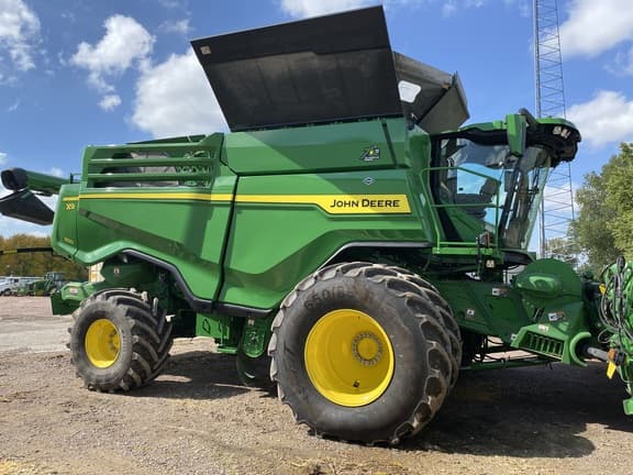 2022 John Deere X9 1100 Combines Class 9/10 for Sale | Tractor Zoom