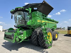 SOLD - 2022 John Deere X9 1100 Combines Stock No. 831140 | Tractor Zoom