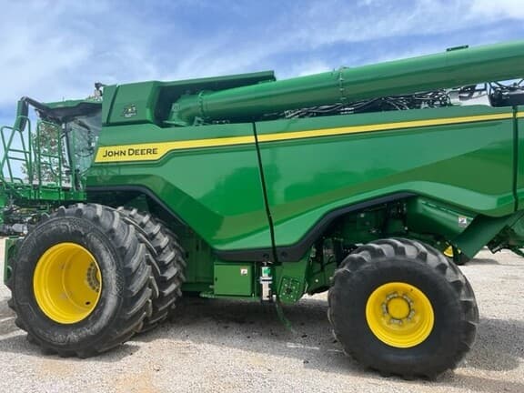 2022 John Deere X9 1100 Combines Class 9/10 for Sale | Tractor Zoom
