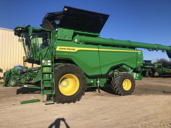 2022 John Deere X9 1100 Combines Class 9/10 for Sale | Tractor Zoom