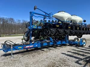 SOLD - 2022 Kinze 3605 Stock No. G0004717 Planting with 24 Rows ...