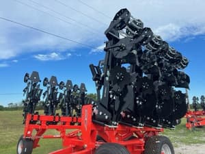 SOLD - 2022 KUHN KRAUSE 1210-1230 Stock No. 215661751 Tillage with 12 ...