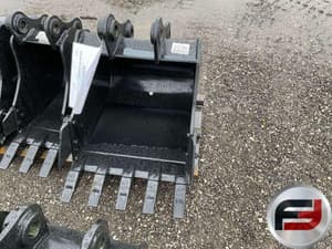 SOLD - 2022 LAND HERO CAT305/306 SN: BKT-31-C30524HD 24'' BUCKET ...