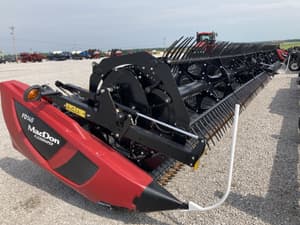 SOLD - 2022 MacDon FD140 Stock No. 26272X Harvesting with 40 ft ...