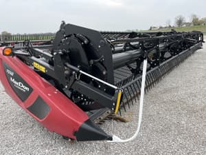 SOLD - 2022 MacDon FD140 Stock No. 26273X Harvesting with 40 ft ...