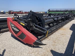 SOLD - 2022 MacDon FD140 Stock No. 26274X Harvesting with 40 ft ...
