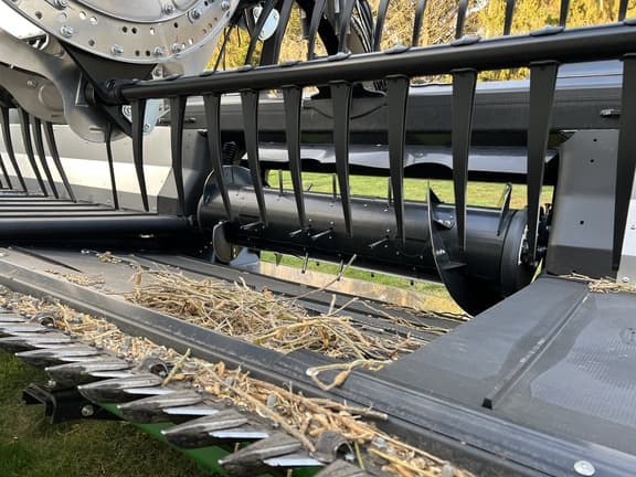 2022 MacDon FD235 Harvesting Headers - Platform for Sale | Tractor Zoom