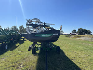 SOLD - 2022 MacDon FD240 Stock No. 35709 Harvesting with 40 ft ...
