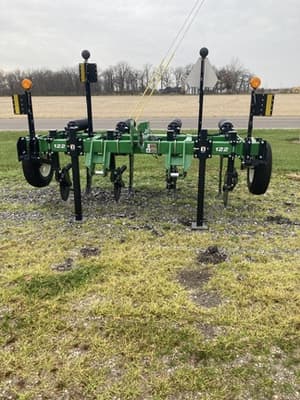 SOLD - 2022 Unverferth 122 Stock No. FI165004 Tillage with 4 Shanks ...