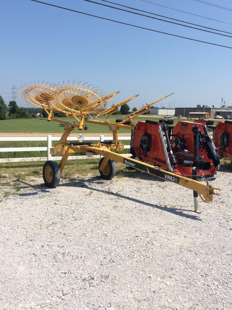 SOLD - 2022 Vermeer VR820 Hay and Forage Hay - Rakes/Tedders | Tractor Zoom