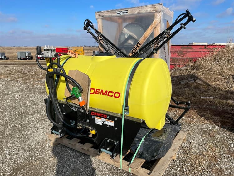 2023 Demco RM200 Chemical Applicators Sprayers - 3pt Mounted for Sale ...