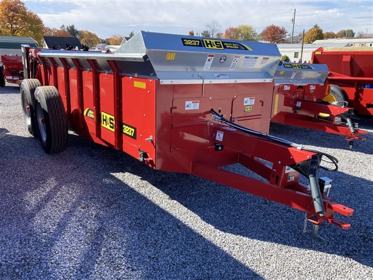 2023 H&S 3237 Manure Handling Manure Spreaders - Dry for Sale | Tractor Zoom