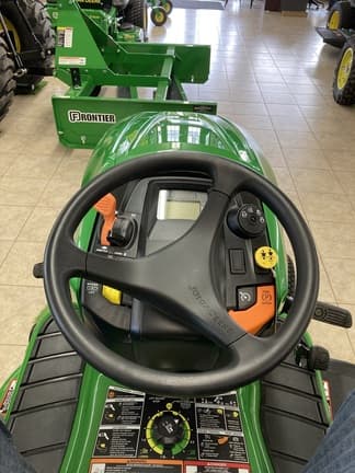 Tractor Zoom - 2023 John Deere X330