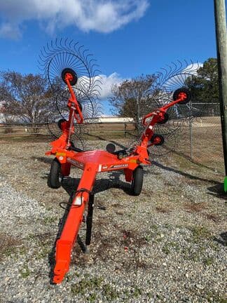 2023 Kuhn SR108 Hay and Forage Hay - Rakes/Tedders for Sale | Tractor Zoom