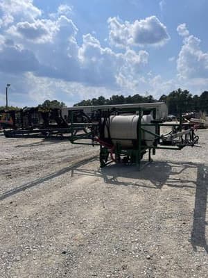 SOLD - 2023 LMC 400 Chemical Applicators with 300 Gal | Tractor Zoom